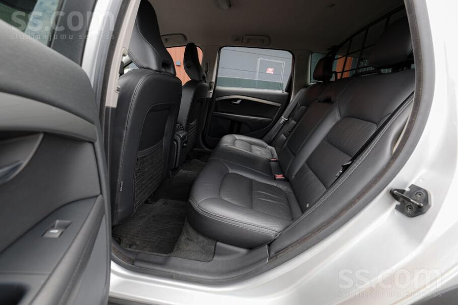 Pelēks Volvo XC70 2012 Jelgava, ar dzinēja tilpumu 2.00 L un nobraukumu 0 tūkst. km par 10450 €, foto 10 vietnē AUTOMOTO.COM.LV