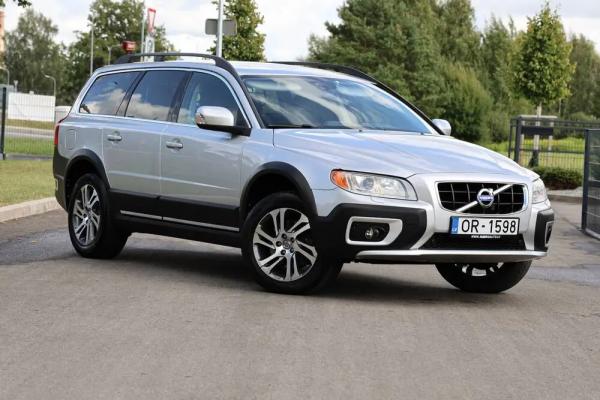 Pelēks Volvo XC70 2012 Jelgava, ar dzinēja tilpumu 2.00 L un nobraukumu 241 tūkst. km par 10450 €, foto 3 vietnē AUTOMOTO.COM.LV