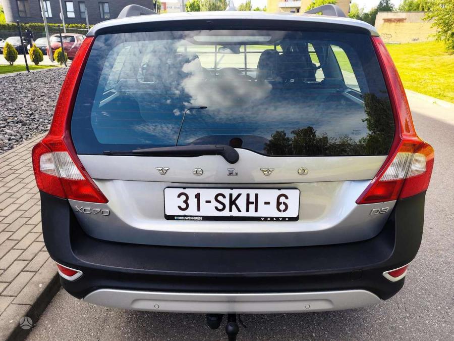 Pelēks Volvo XC70 2012 Kauņa, ar dzinēja tilpumu 1.98 L un nobraukumu 280 tūkst. km par 7999 €, foto 6 vietnē AUTOMOTO.COM.LV