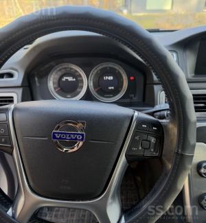 Grey Volvo XC70 2012 in Riga, with an engine capacity of 2.40 L and mileage of 399 thousand km for 8500 €, photo 8 on AUTOMOTO.COM.LV