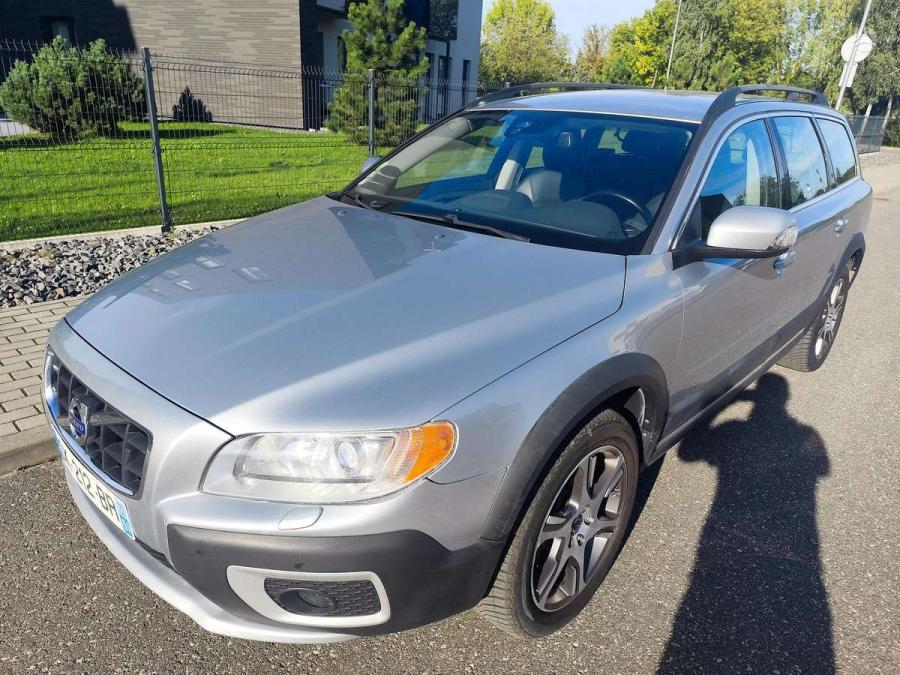 Pelēks Volvo XC70 2012 Kauņa, ar dzinēja tilpumu 2.40 L un nobraukumu 248 tūkst. km par 8650 €, foto 3 vietnē AUTOMOTO.COM.LV