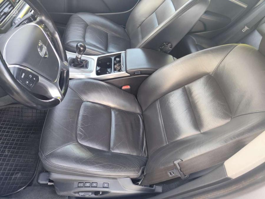 Pelēks Volvo XC70 2012 Kauņa, ar dzinēja tilpumu 2.40 L un nobraukumu 248 tūkst. km par 8650 €, foto 11 vietnē AUTOMOTO.COM.LV