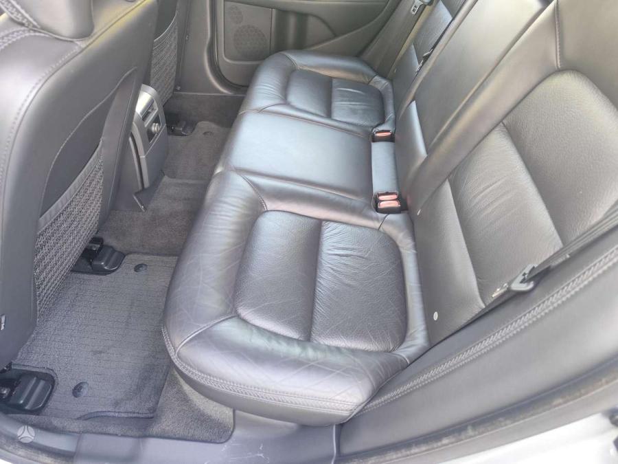 Pelēks Volvo XC70 2012 Kauņa, ar dzinēja tilpumu 2.40 L un nobraukumu 248 tūkst. km par 8650 €, foto 12 vietnē AUTOMOTO.COM.LV