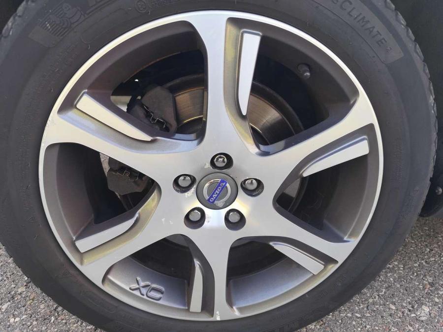 Pelēks Volvo XC70 2012 Kauņa, ar dzinēja tilpumu 2.40 L un nobraukumu 248 tūkst. km par 8650 €, foto 22 vietnē AUTOMOTO.COM.LV