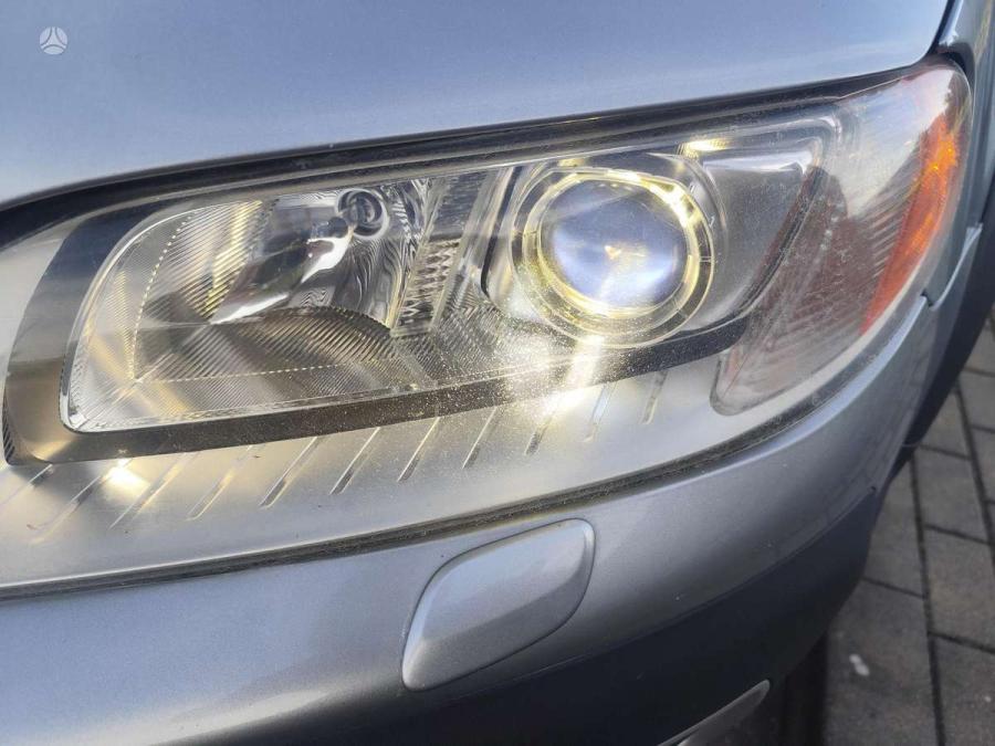 Pelēks Volvo XC70 2012 Kauņa, ar dzinēja tilpumu 2.40 L un nobraukumu 248 tūkst. km par 8650 €, foto 23 vietnē AUTOMOTO.COM.LV