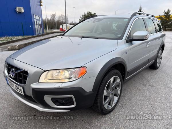 Pelēks Volvo XC70 2013 Paide, ar dzinēja tilpumu 2.00 L un nobraukumu 320 tūkst. km par 9690 €, foto 1 vietnē AUTOMOTO.COM.LV
