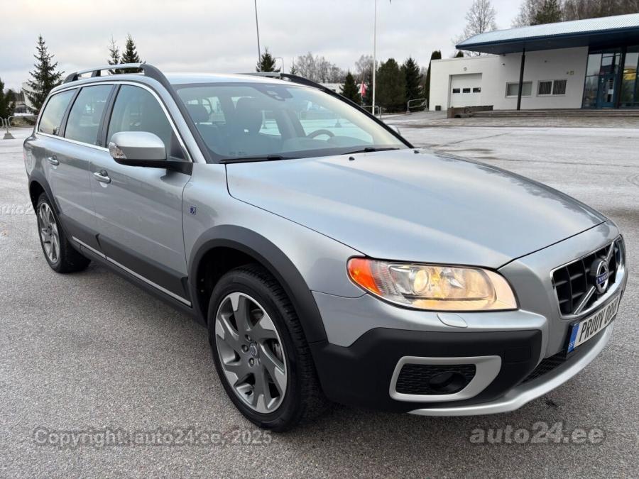 Grey Volvo XC70 2013 in Paide, with an engine capacity of 2.00 L and mileage of 320 thousand km for 9690 €, photo 6 on AUTOMOTO.COM.LV
