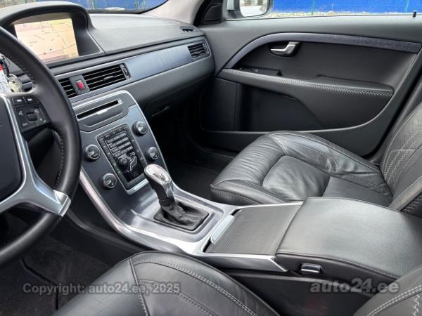 Pelēks Volvo XC70 2013 Paide, ar dzinēja tilpumu 2.00 L un nobraukumu 320 tūkst. km par 9690 €, foto 11 vietnē AUTOMOTO.COM.LV