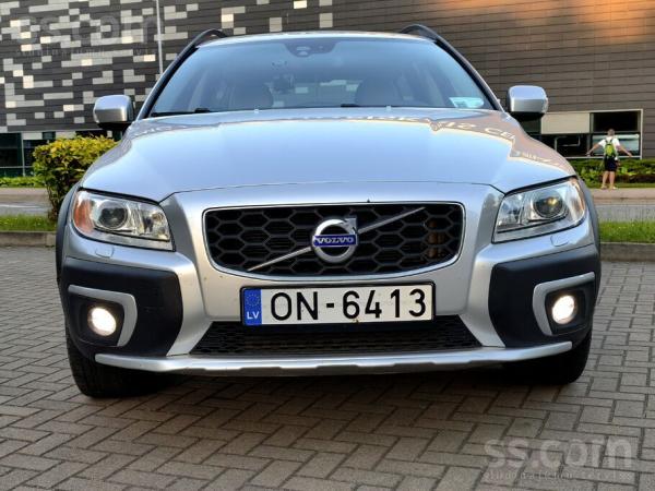 Pelēks Volvo XC70 2013 Jelgava, ar dzinēja tilpumu 2.40 L un nobraukumu 286 tūkst. km par 9990 €, foto 1 vietnē AUTOMOTO.COM.LV
