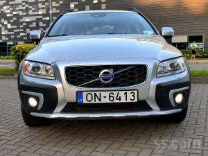 Pelēks Volvo XC70 2013 Jelgava, ar dzinēja tilpumu 2.40 L un nobraukumu 286 tūkst. km par 9990 €, foto 1 vietnē AUTOMOTO.COM.LV