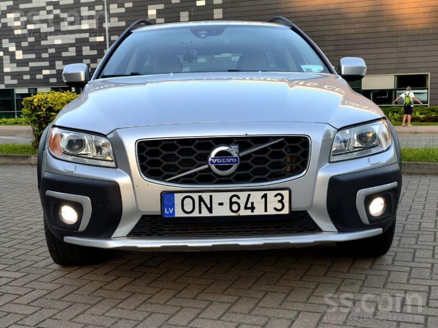 Pelēks Volvo XC70 2013 Jelgava, ar dzinēja tilpumu 2.40 L un nobraukumu 286 tūkst. km par 9990 €, foto 1 vietnē AUTOMOTO.COM.LV