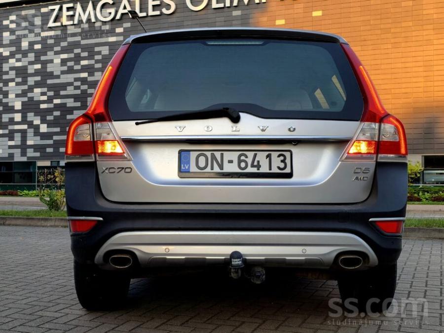 Pelēks Volvo XC70 2013 Jelgava, ar dzinēja tilpumu 2.40 L un nobraukumu 286 tūkst. km par 9990 €, foto 7 vietnē AUTOMOTO.COM.LV