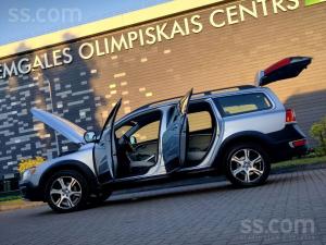 Pelēks Volvo XC70 2013 Jelgava, ar dzinēja tilpumu 2.40 L un nobraukumu 286 tūkst. km par 9990 €, foto 10 vietnē AUTOMOTO.COM.LV