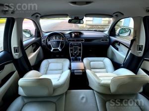 Pelēks Volvo XC70 2013 Jelgava, ar dzinēja tilpumu 2.40 L un nobraukumu 286 tūkst. km par 9990 €, foto 14 vietnē AUTOMOTO.COM.LV