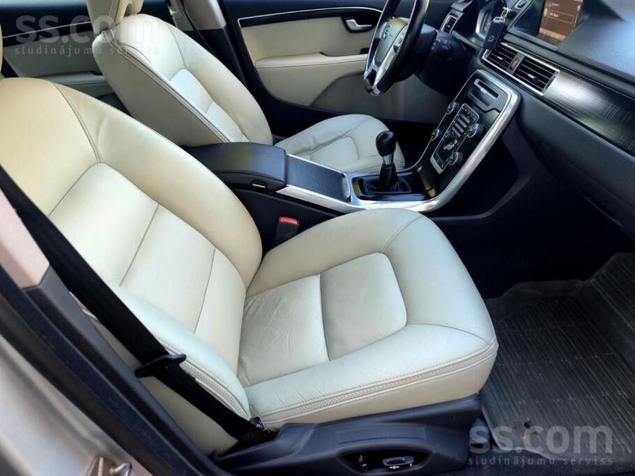 Pelēks Volvo XC70 2013 Jelgava, ar dzinēja tilpumu 2.40 L un nobraukumu 286 tūkst. km par 9990 €, foto 17 vietnē AUTOMOTO.COM.LV