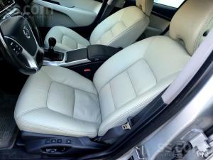 Pelēks Volvo XC70 2013 Jelgava, ar dzinēja tilpumu 2.40 L un nobraukumu 286 tūkst. km par 9990 €, foto 18 vietnē AUTOMOTO.COM.LV