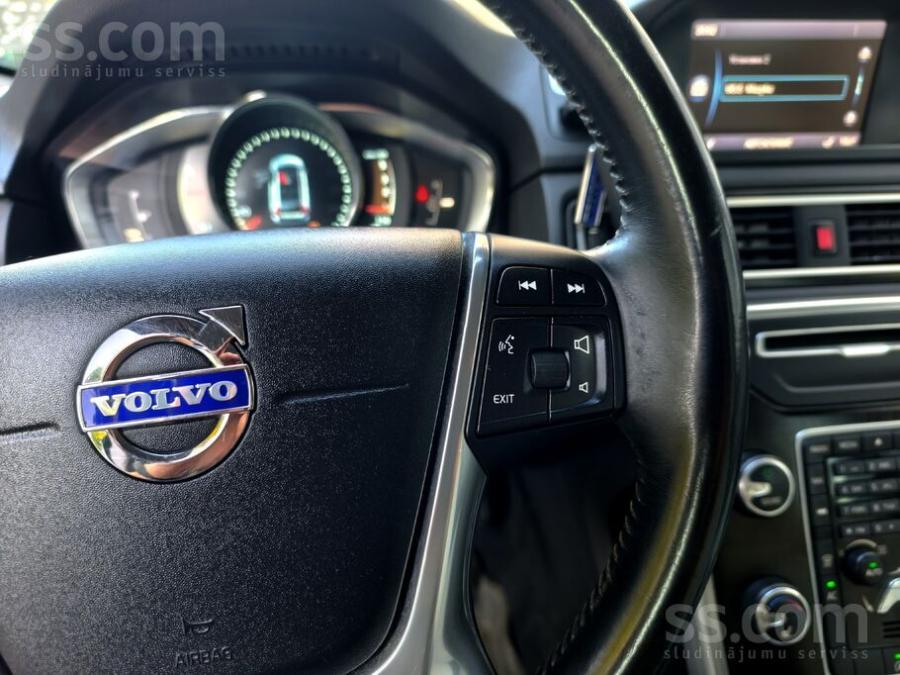 Pelēks Volvo XC70 2013 Jelgava, ar dzinēja tilpumu 2.40 L un nobraukumu 286 tūkst. km par 9990 €, foto 21 vietnē AUTOMOTO.COM.LV