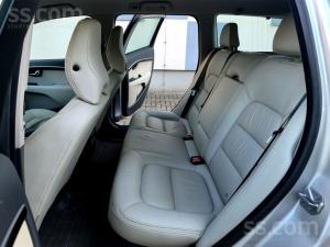 Pelēks Volvo XC70 2013 Jelgava, ar dzinēja tilpumu 2.40 L un nobraukumu 286 tūkst. km par 9990 €, foto 23 vietnē AUTOMOTO.COM.LV