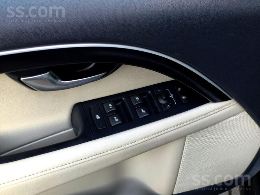 Pelēks Volvo XC70 2013 Jelgava, ar dzinēja tilpumu 2.40 L un nobraukumu 286 tūkst. km par 9990 €, foto 26 vietnē AUTOMOTO.COM.LV