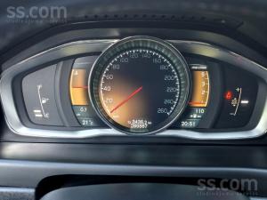 Pelēks Volvo XC70 2013 Jelgava, ar dzinēja tilpumu 2.40 L un nobraukumu 286 tūkst. km par 9990 €, foto 27 vietnē AUTOMOTO.COM.LV