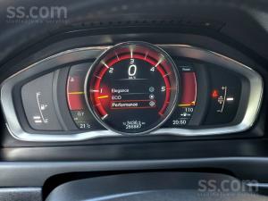 Pelēks Volvo XC70 2013 Jelgava, ar dzinēja tilpumu 2.40 L un nobraukumu 286 tūkst. km par 9990 €, foto 28 vietnē AUTOMOTO.COM.LV