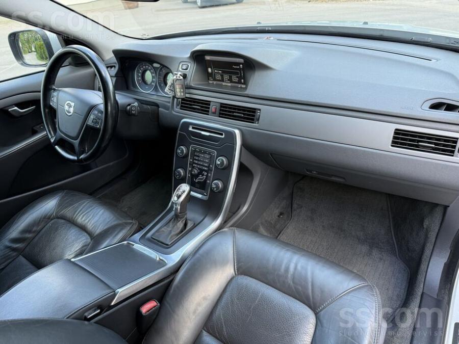 Pelēks Volvo XC70 2013 Jūrmala, ar dzinēja tilpumu 2.00 L un nobraukumu 0 tūkst. km par 7250 €, foto 19 vietnē AUTOMOTO.COM.LV