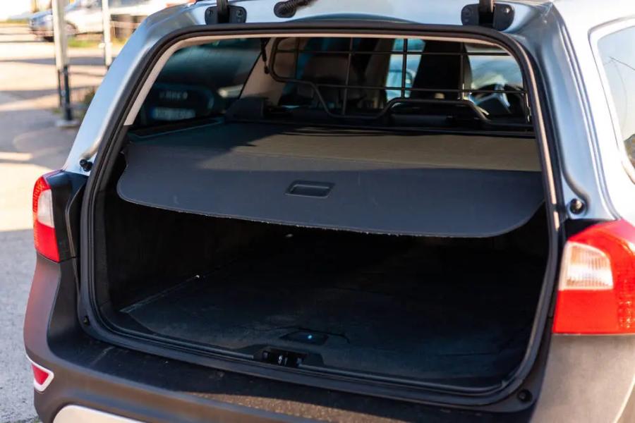 Pelēks Volvo XC70 2013 Rīga, ar dzinēja tilpumu 2.40 L un nobraukumu 330 tūkst. km par 10995 €, foto 11 vietnē AUTOMOTO.COM.LV