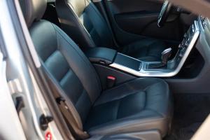 Pelēks Volvo XC70 2013 Rīga, ar dzinēja tilpumu 2.40 L un nobraukumu 330 tūkst. km par 10995 €, foto 26 vietnē AUTOMOTO.COM.LV