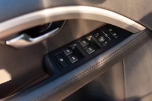 Pelēks Volvo XC70 2013 Rīga, ar dzinēja tilpumu 2.40 L un nobraukumu 330 tūkst. km par 10995 €, foto 29 vietnē AUTOMOTO.COM.LV