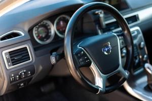Pelēks Volvo XC70 2013 Rīga, ar dzinēja tilpumu 2.40 L un nobraukumu 330 tūkst. km par 10995 €, foto 31 vietnē AUTOMOTO.COM.LV