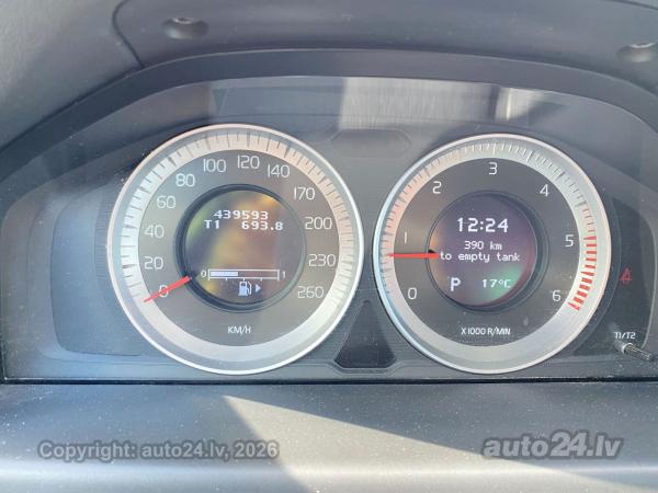 Pelēks Volvo XC70 2013 Tallina, ar dzinēja tilpumu 2.40 L un nobraukumu 440 tūkst. km par 7900 €, foto 6 vietnē AUTOMOTO.COM.LV