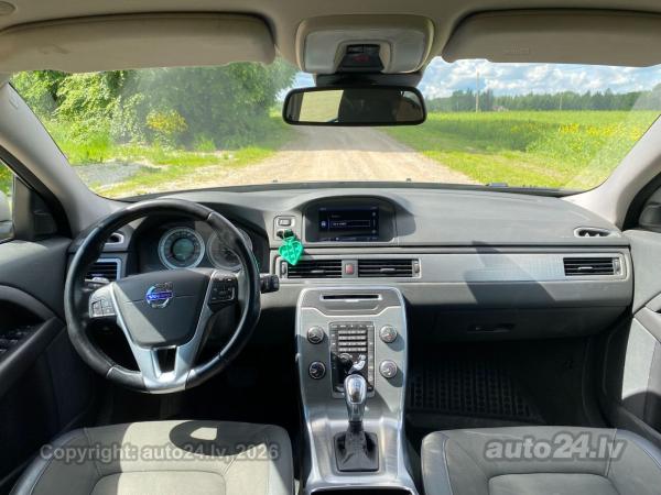 Pelēks Volvo XC70 2013 Tallina, ar dzinēja tilpumu 2.40 L un nobraukumu 440 tūkst. km par 7900 €, foto 7 vietnē AUTOMOTO.COM.LV