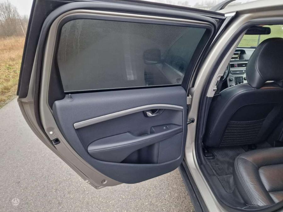 Pelēks Volvo XC70 2014 Šauļi, ar dzinēja tilpumu 1.97 L un nobraukumu 314 tūkst. km par 8700 €, foto 11 vietnē AUTOMOTO.COM.LV