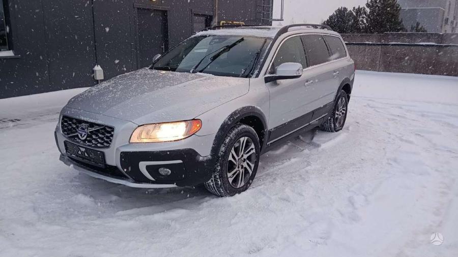 Pelēks Volvo XC70 2014 Šauļi, ar dzinēja tilpumu 3.20 L un nobraukumu 362 tūkst. km par 9999 €, foto 1 vietnē AUTOMOTO.COM.LV