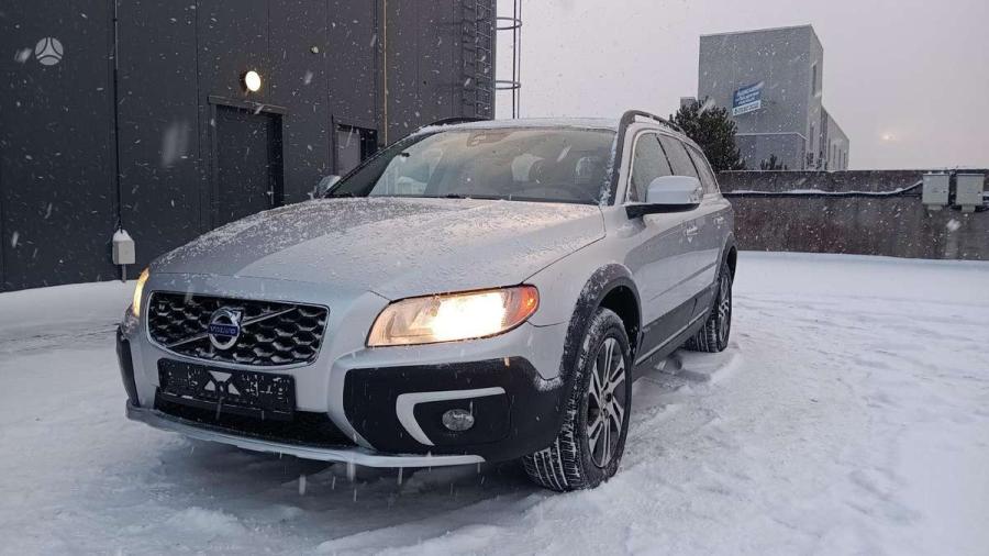 Pelēks Volvo XC70 2014 Šauļi, ar dzinēja tilpumu 3.20 L un nobraukumu 362 tūkst. km par 9999 €, foto 4 vietnē AUTOMOTO.COM.LV