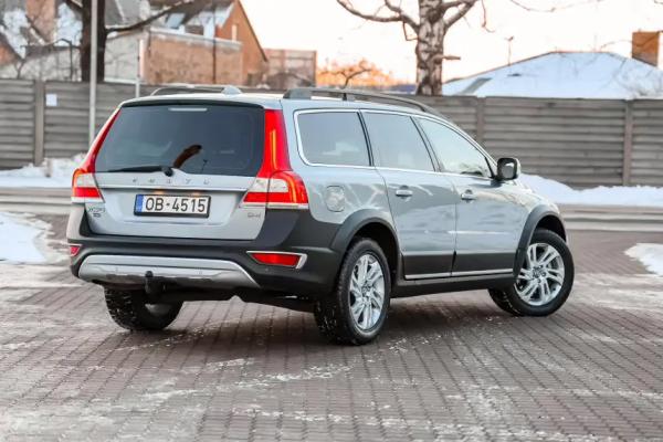 Pelēks Volvo XC70 2014 Jelgava, ar dzinēja tilpumu 2.00 L un nobraukumu 254 tūkst. km par 10000 €, foto 5 vietnē AUTOMOTO.COM.LV