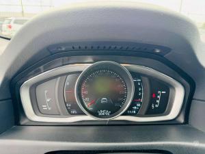 Grey Volvo XC70 2014 in Kaunas, with an engine capacity of 2.40 L and mileage of 308 thousand km for 13350 €, photo 20 on AUTOMOTO.COM.LV