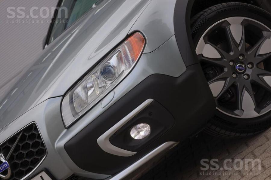 Pelēks Volvo XC70 2014 Rīga, ar dzinēja tilpumu 2.40 L un nobraukumu 263 tūkst. km par 9995 €, foto 3 vietnē AUTOMOTO.COM.LV