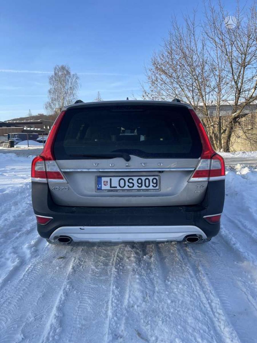 Grey Volvo XC70 2015 in Kaunas, with an engine capacity of 2.95 L and mileage of 221 thousand km for 9200 €, photo 7 on AUTOMOTO.COM.LV