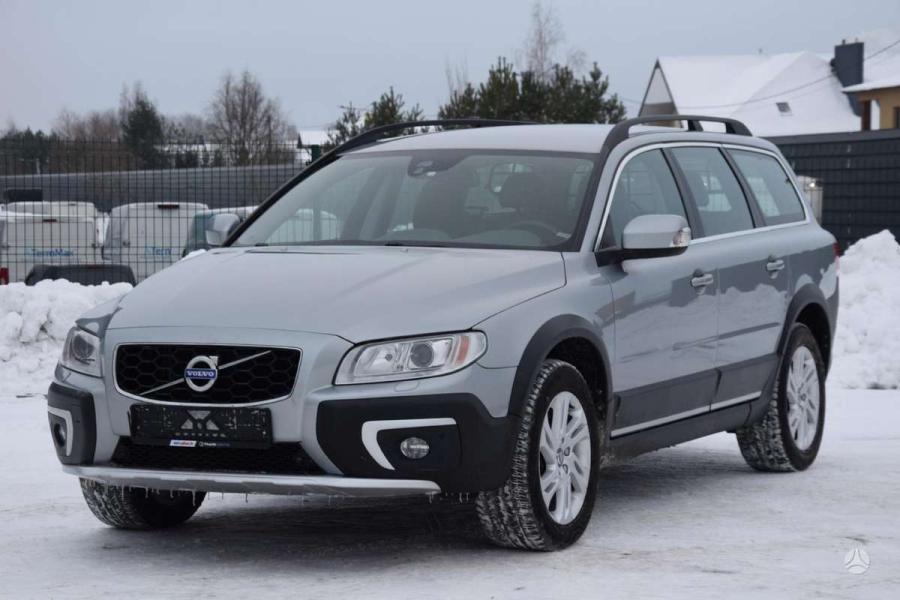 Grey Volvo XC70 2015 in Vilnius, with an engine capacity of 1.97 L and mileage of 338 thousand km for 10600 €, photo 4 on AUTOMOTO.COM.LV
