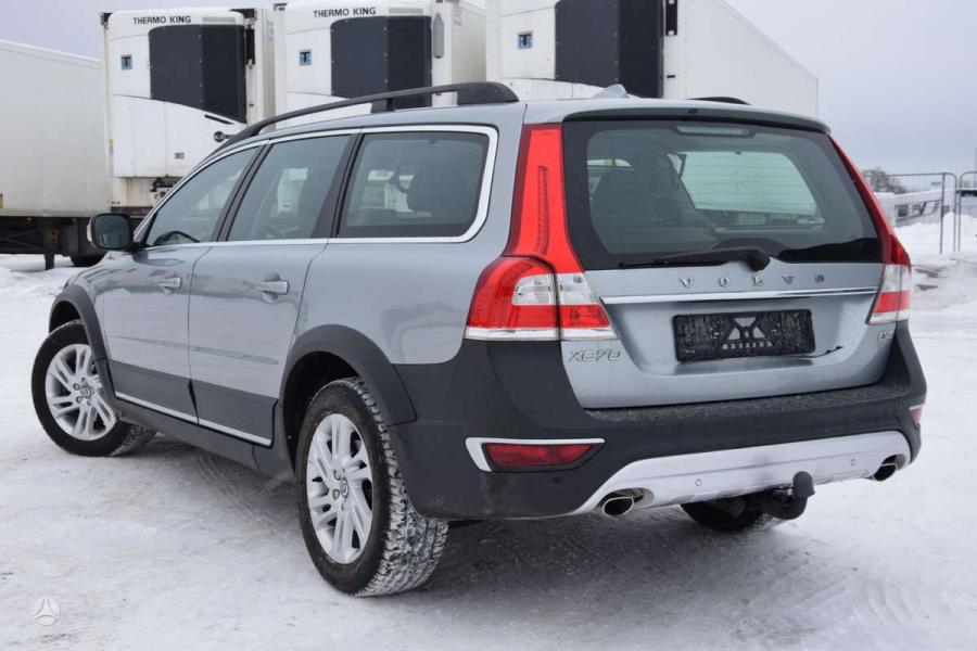 Grey Volvo XC70 2015 in Vilnius, with an engine capacity of 1.97 L and mileage of 338 thousand km for 10600 €, photo 11 on AUTOMOTO.COM.LV