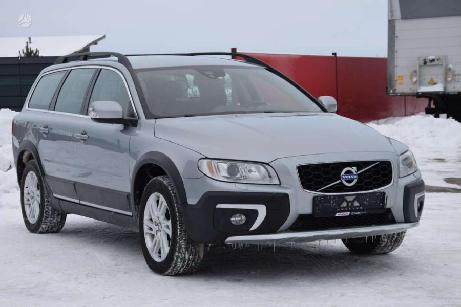 Grey Volvo XC70 2015 in Vilnius, with an engine capacity of 1.97 L and mileage of 338 thousand km for 10600 €, photo 12 on AUTOMOTO.COM.LV