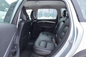 Grey Volvo XC70 2015 in Vilnius, with an engine capacity of 1.97 L and mileage of 338 thousand km for 10600 €, photo 20 on AUTOMOTO.COM.LV