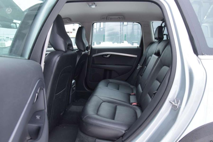 Grey Volvo XC70 2015 in Vilnius, with an engine capacity of 1.97 L and mileage of 338 thousand km for 10600 €, photo 20 on AUTOMOTO.COM.LV