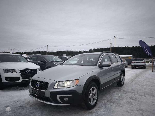 Pelēks Volvo XC70 2015 Viļņa, ar dzinēja tilpumu 2.40 L un nobraukumu 389 tūkst. km par 9750 €, foto 1 vietnē AUTOMOTO.COM.LV