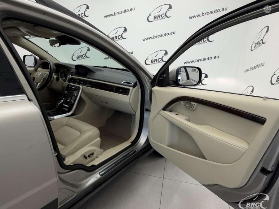 Pelēks Volvo XC70 2015 Viļņa, ar dzinēja tilpumu 2.95 L un nobraukumu 0 tūkst. km par 12700 €, foto 10 vietnē AUTOMOTO.COM.LV