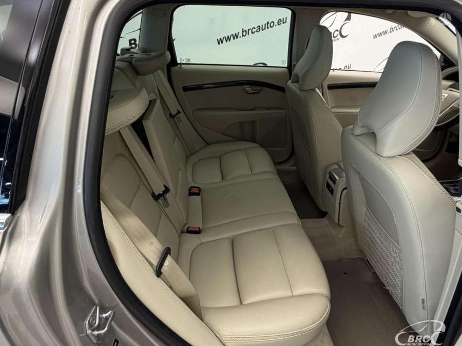Pelēks Volvo XC70 2015 Viļņa, ar dzinēja tilpumu 2.95 L un nobraukumu 0 tūkst. km par 12700 €, foto 13 vietnē AUTOMOTO.COM.LV
