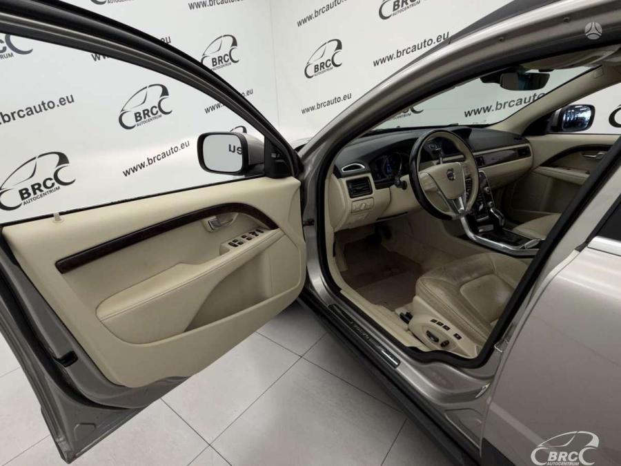 Pelēks Volvo XC70 2015 Viļņa, ar dzinēja tilpumu 2.95 L un nobraukumu 0 tūkst. km par 12700 €, foto 20 vietnē AUTOMOTO.COM.LV