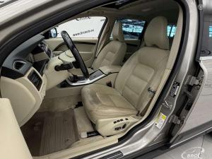 Pelēks Volvo XC70 2015 Viļņa, ar dzinēja tilpumu 2.95 L un nobraukumu 0 tūkst. km par 12700 €, foto 23 vietnē AUTOMOTO.COM.LV