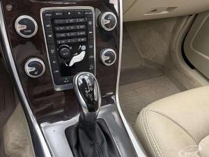 Pelēks Volvo XC70 2015 Viļņa, ar dzinēja tilpumu 2.95 L un nobraukumu 0 tūkst. km par 12700 €, foto 26 vietnē AUTOMOTO.COM.LV